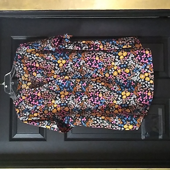 Emery Rose | Tops | Emery Rose Flowered Top | Poshmark